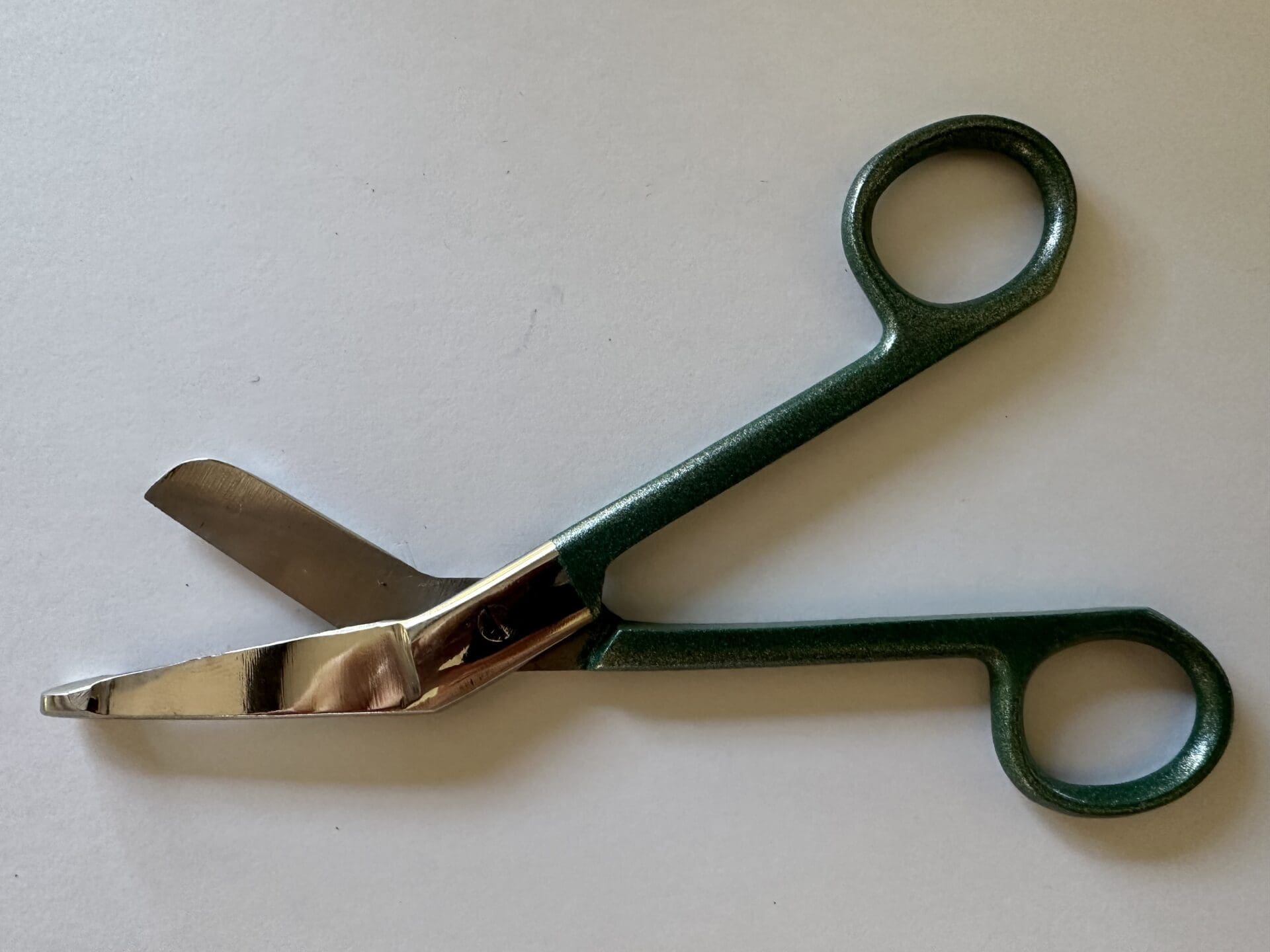 Lister Bandage Scissor 14cm (Hunter Green) | New Zealand Medical